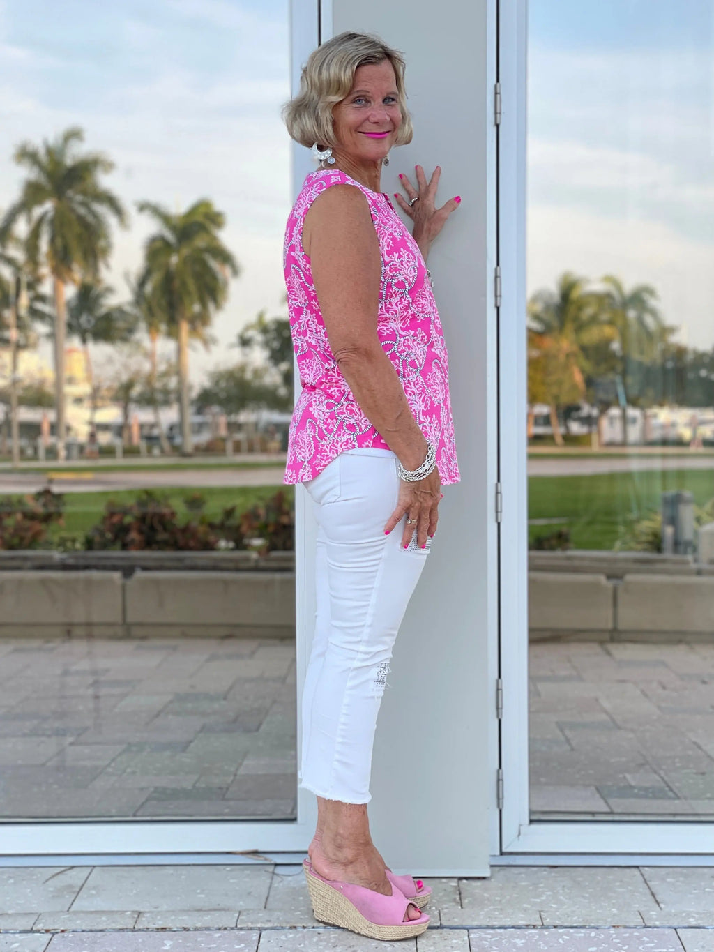 PINK LANE SLEEVELESS V-NECK | Cathys Place